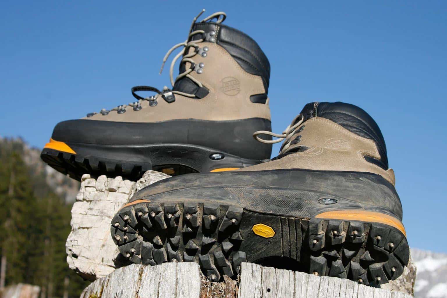 Han Wag Omega Voll-Leder hier mit Spikes 569,90 - Grenzenlos Schuhwerk ...